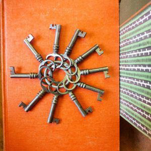 20 Incredible Old Key Ideas To Make Cool Things - DIY to Make