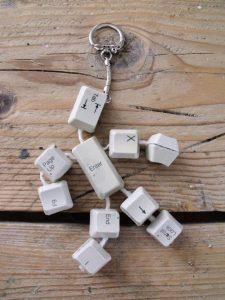 15 Upcycled Keyboard Keys Ideas (Updated 2022) - DIY to Make