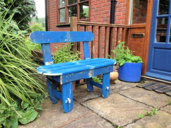 25 Easy DIY Pallet Bench Plans in 2022 {Updated} - DIY to Make