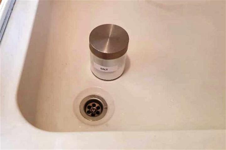 How to Safely Unfreeze a Pipe Bathroom or Shower Drain