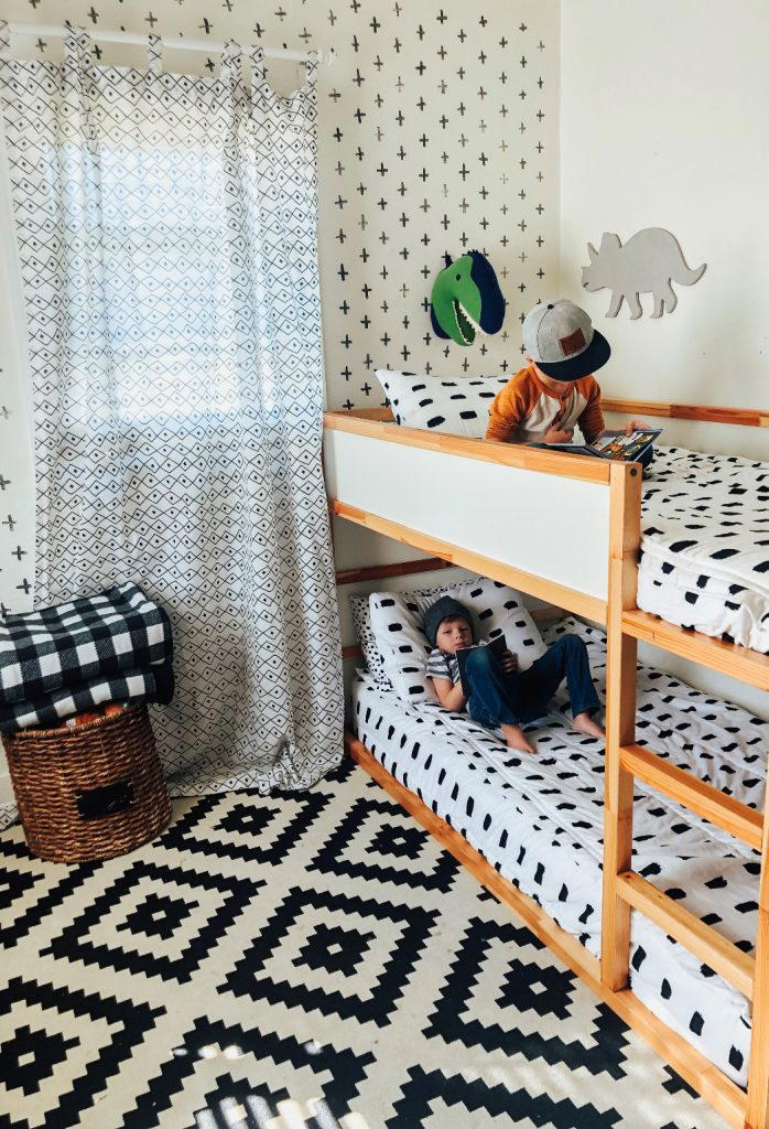 7 DIY Ideas for Organizing the Kids Room - DIY to Make